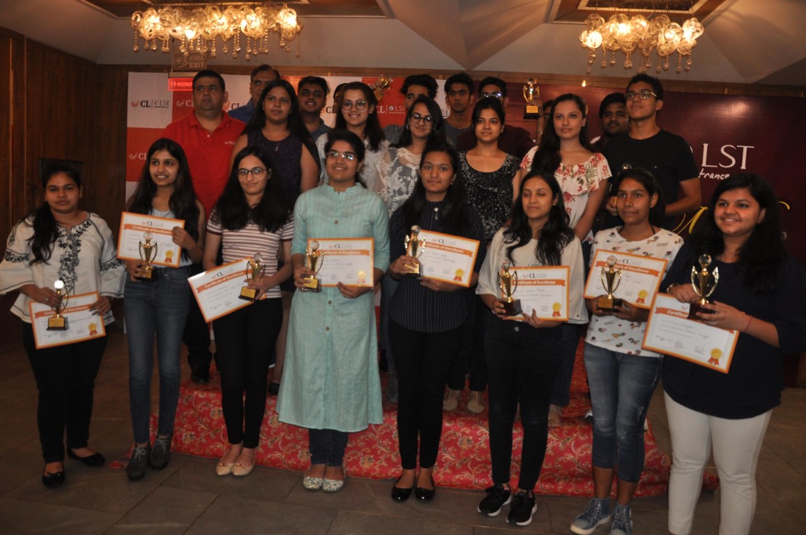 Career Launcher felicitates students on their success - NewZNew